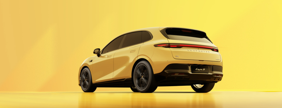 零跑 Lafa5 全球首秀：定位高颜值运动轿跑，今年 Q4 发布_腾讯新闻