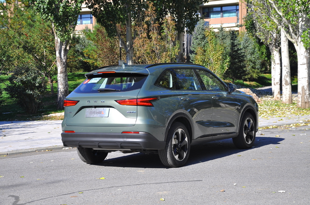 枭龙MAX燃油版？哈弗H6L实车到店，长至4米8，配2.0T+9DCT_腾讯新闻