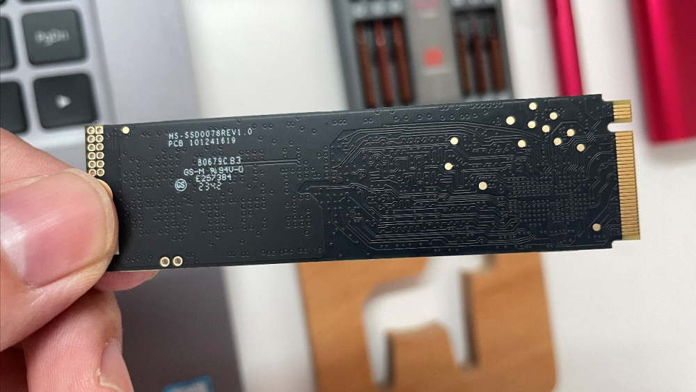 动手给小米笔记本加硬盘，超7GB/s高速读取，全国产化SSD真的可以_腾讯新闻