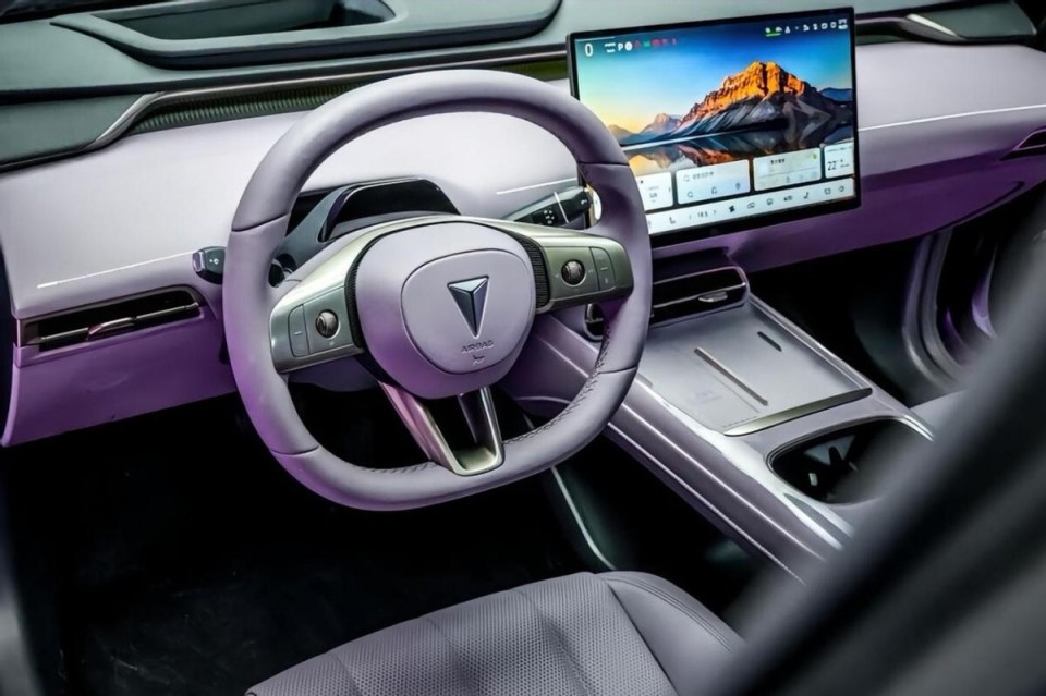 续航最高670公里，破天荒配备磁流变悬架等尖儿货，深蓝L06到店实拍_腾讯新闻