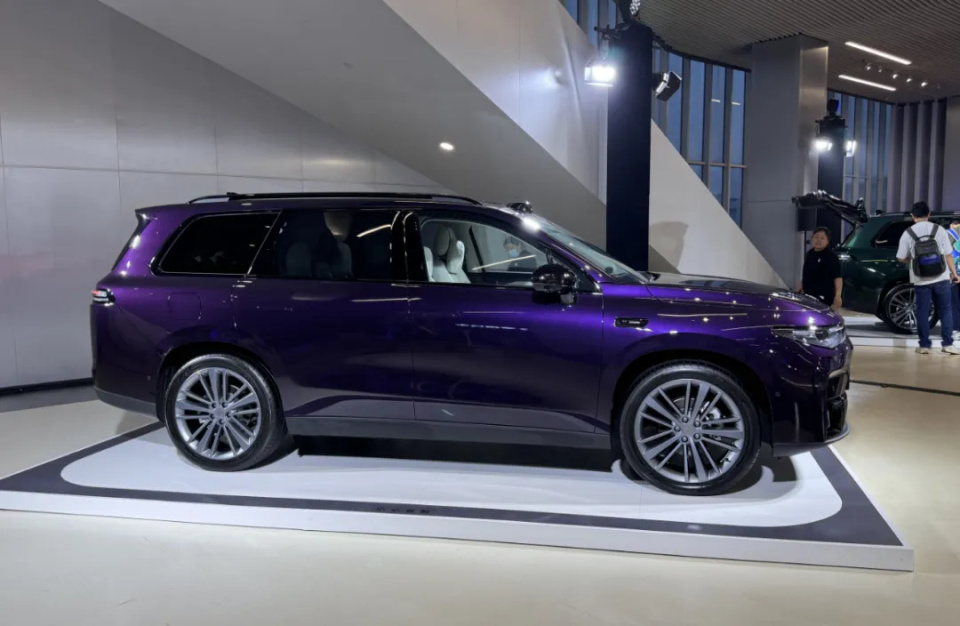 半价理想L8？15万起的6座增程SUV，零跑C16能火吗？_腾讯新闻