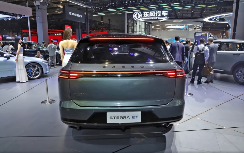 “增程三杰”怎么选？问界M7、理想L6、星纪元ET横评_腾讯新闻