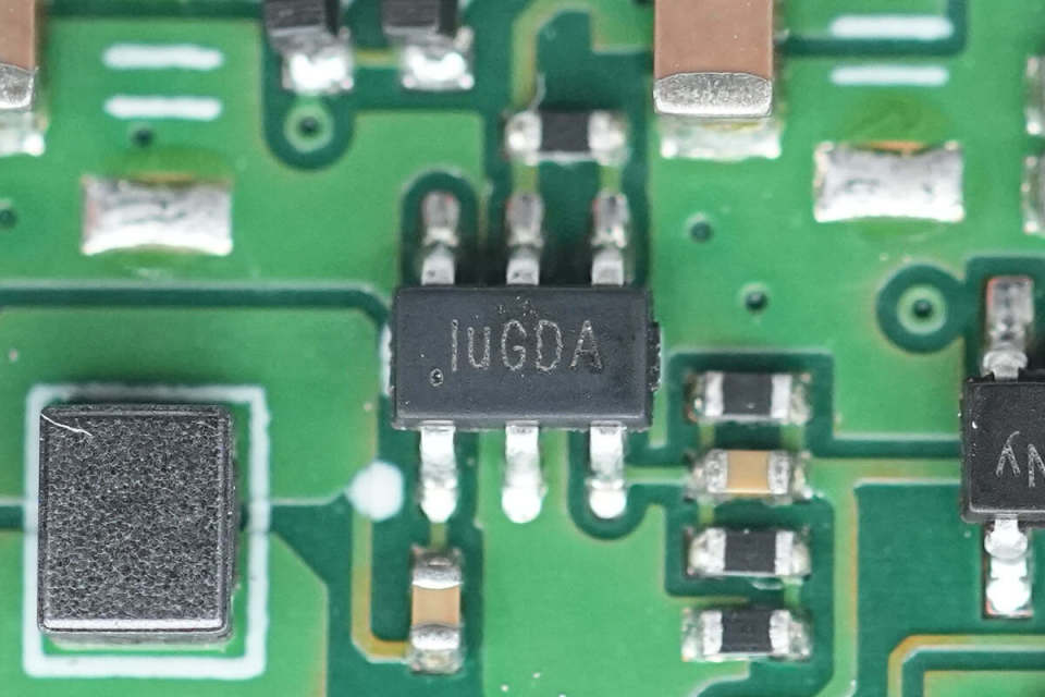 青春版用料如何？值不值得买？酷态科新款15号电能柱SE拆解_腾讯新闻