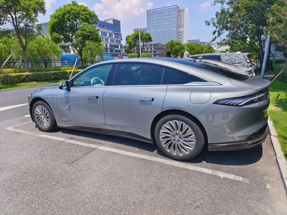 别克至境L7实车现身，长超5米+激光雷达，配343马力+续航1400km_腾讯新闻