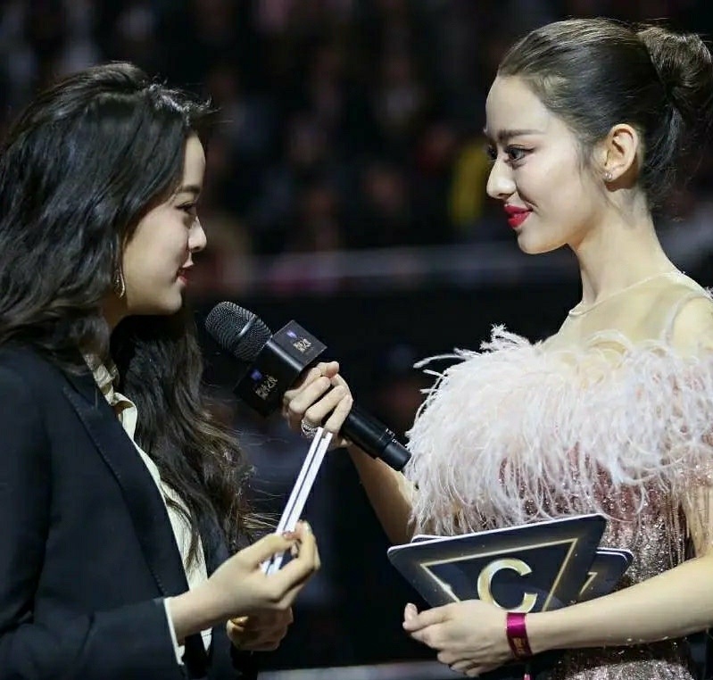 正脸美如画，侧脸却很“拉胯”，这些明星的侧脸也太真实了_腾讯新闻