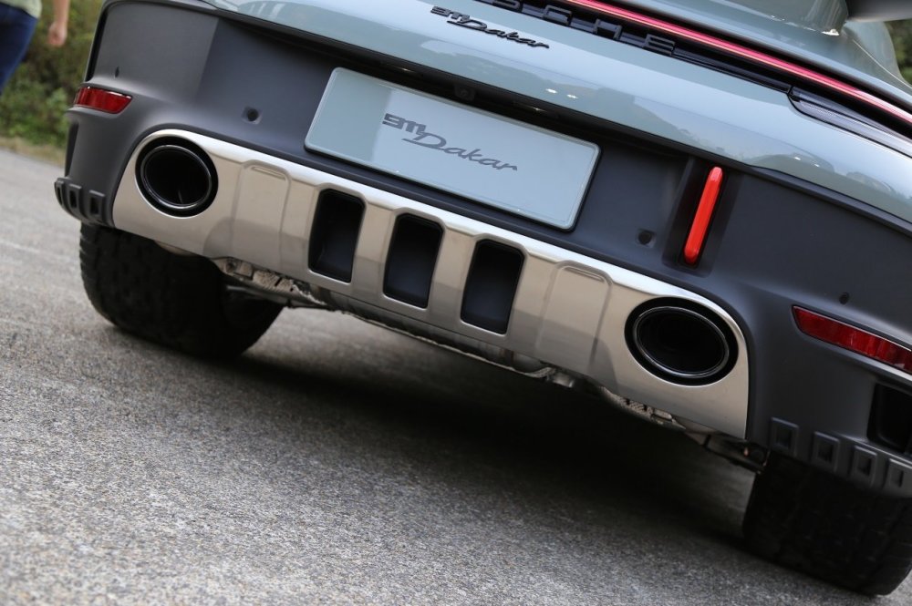 极致越野性能 全新保时捷 911 Daker闪亮登场！_腾讯新闻