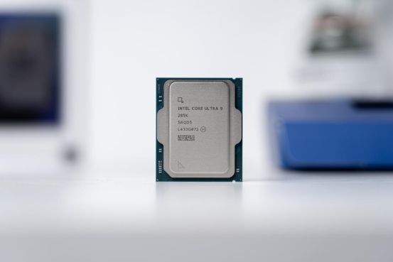 英特尔酷睿Ultra9 285K首发评测：一半功耗战平14900K？_腾讯新闻