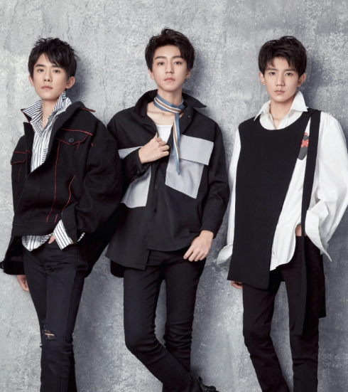 神似易烊千玺，李煜东已正式加入“TF家族四代”，网友：等等，第二代是谁？_腾讯新闻