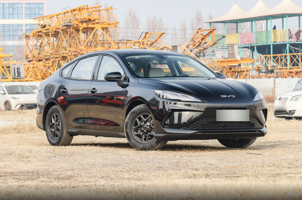 26款比亚迪海豹05DM：128公里纯电续航，以实用为主？_腾讯新闻