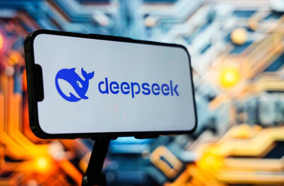 DeepSeek加码开源，清华浙大缘何成中国AI关键力量_腾讯新闻