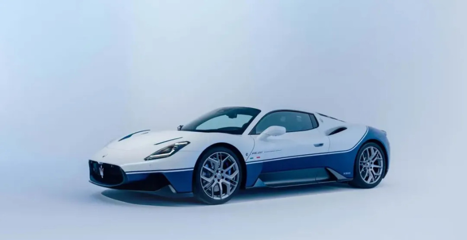 MC20 Icona和MC20 Leggenda中国地区各限量1台 售价均为304.88万元_腾讯新闻