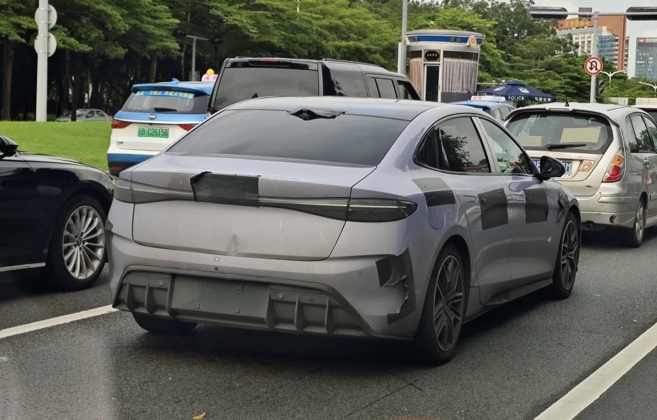 新款海豹改名“海豹07EV”，增激光雷达+紫色涂装，配800V平台_腾讯新闻