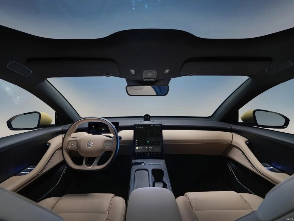 跌到38万的奔驰EQE，为什么卖不过李斌的蔚来ET5？_腾讯新闻