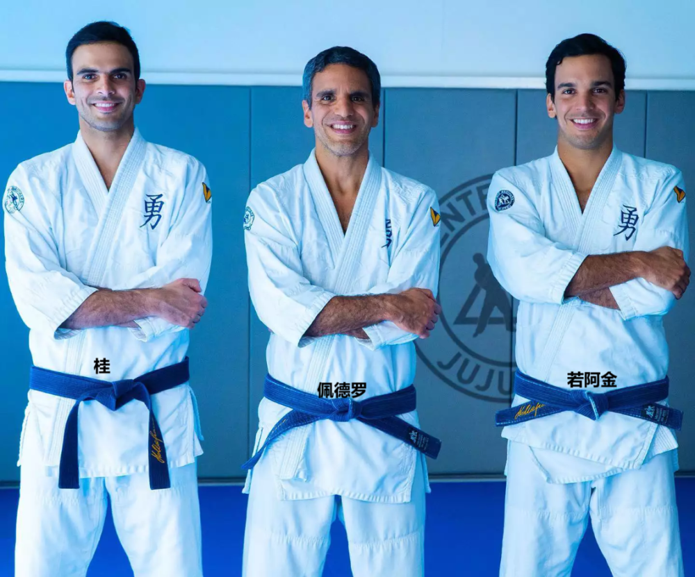 43岁伊万卡练巴西柔术，跟吉娘娘男友的哥哥，网友调侃“贾里德小心”_腾讯新闻