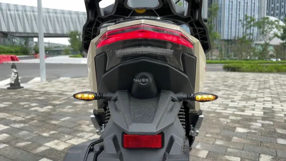 新车解读丨赛科龙RT150“焕芯”上市，售价12588元，到底改了哪里_腾讯新闻