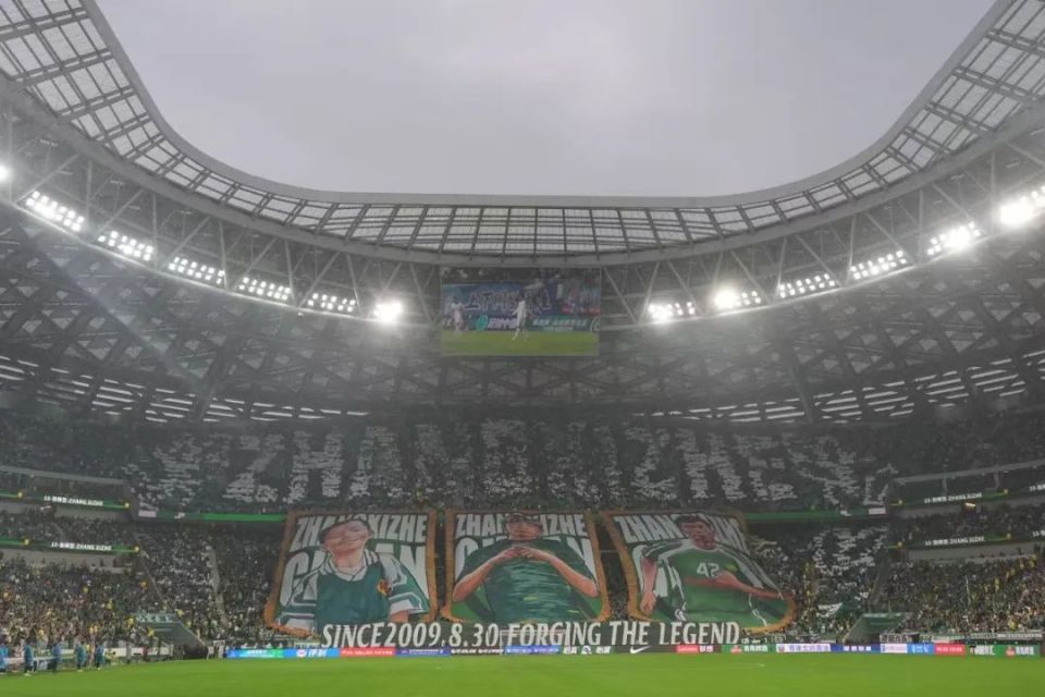 一切都是最好的安排！张稀哲400场破门，买饮料感谢球迷制作TIFO_腾讯新闻