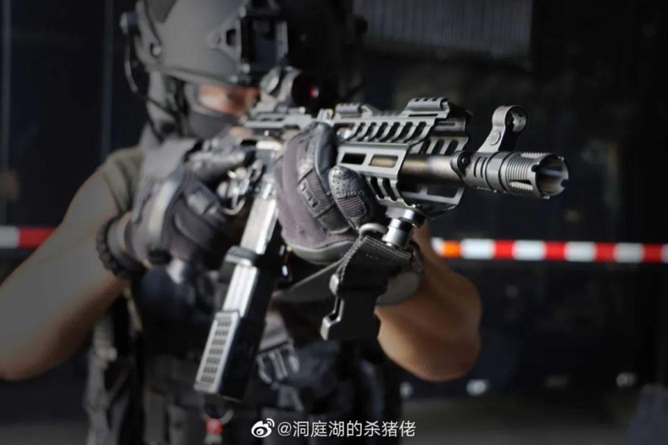 警用冲锋枪？军用冲锋枪？从CS/LS7到QCQ171_腾讯新闻