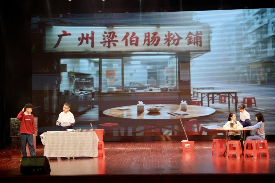 半年培训6000人次，越秀粤语相声小品传承后继有人，黄俊英点赞“没想到”_腾讯新闻