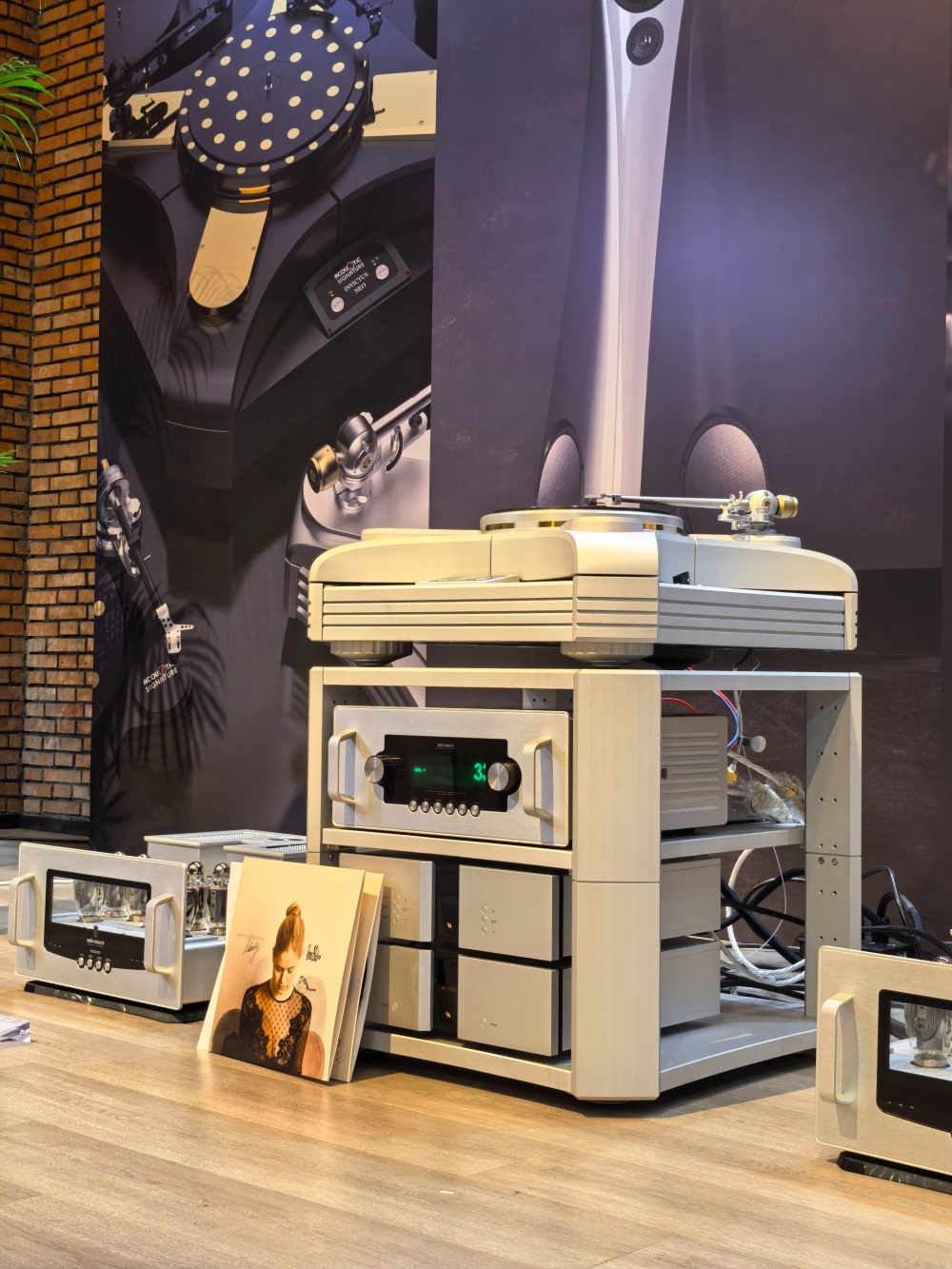 九段在前线！2025北京国际音响展全景回顾：从旗舰巨制到耳机盛宴_腾讯新闻