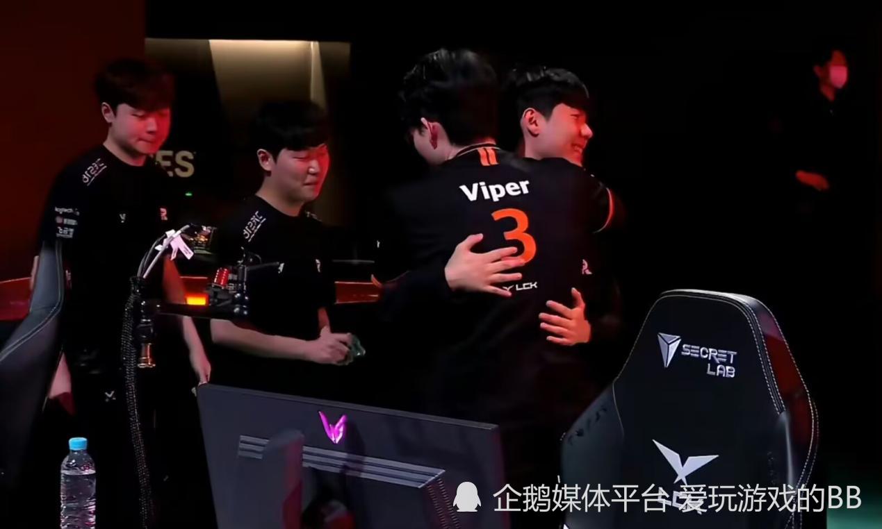 HLE被淘汰后Viper红温！1V9赢不了重重叹气，道心快要破碎了！