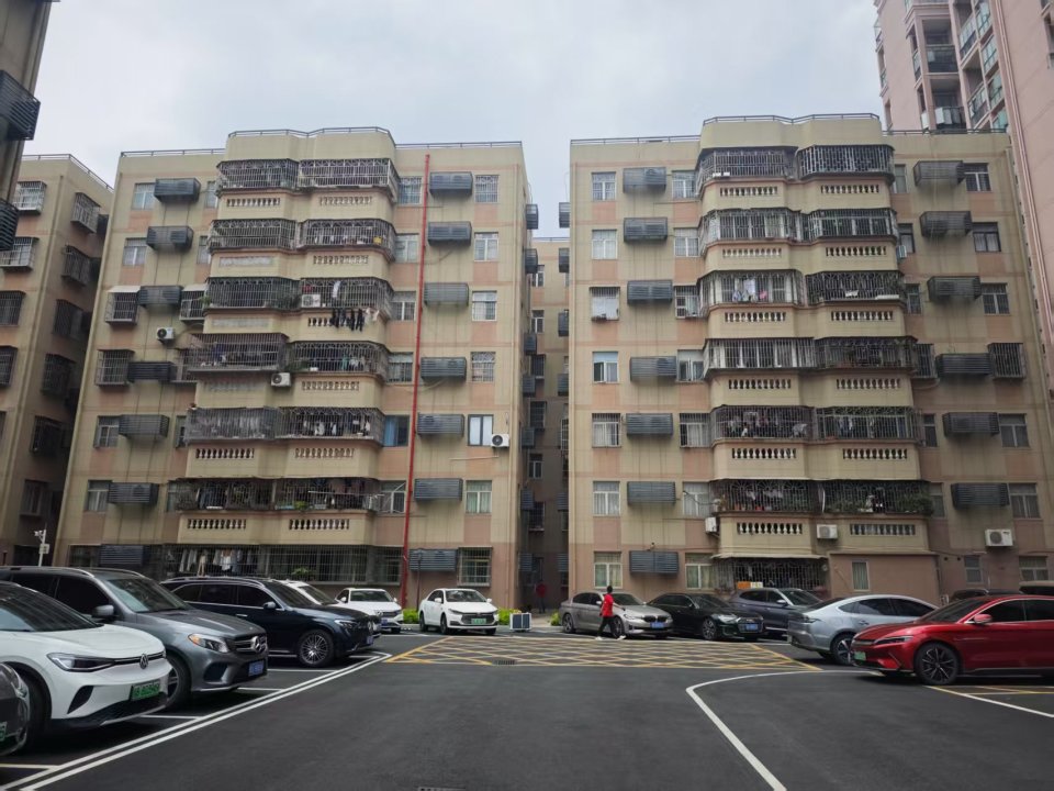 城市更新观察 | 深圳30年老旧小区“焕新”背后：从“拆除重建”到“微改造”，城市更新转向存量优化_腾讯新闻