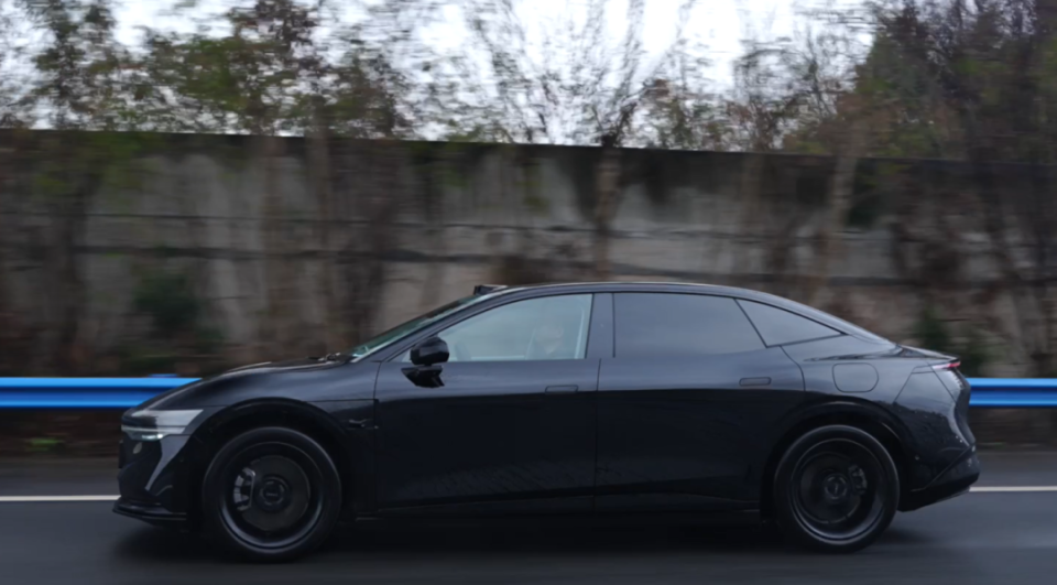 小米SU7/极氪007/Model 3/小鹏P7+高速续航实测：是谁把“续航王”拉下马？｜极速焦虑_腾讯新闻