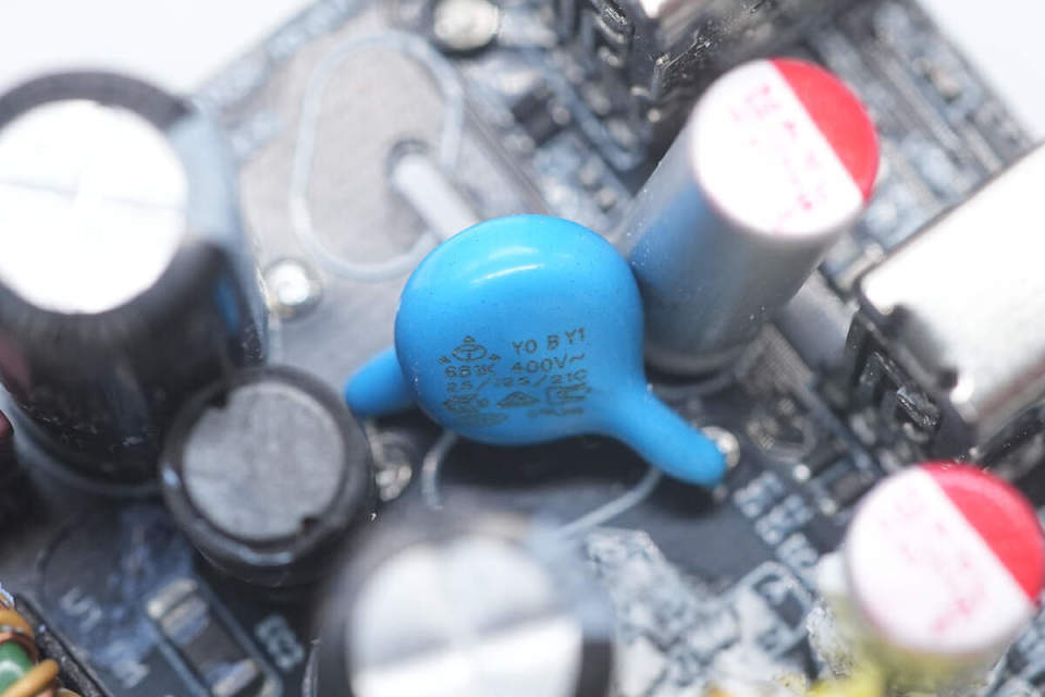 售价80元值不值得买？联想thinkplus 30W氮化镓充电器拆解_腾讯新闻