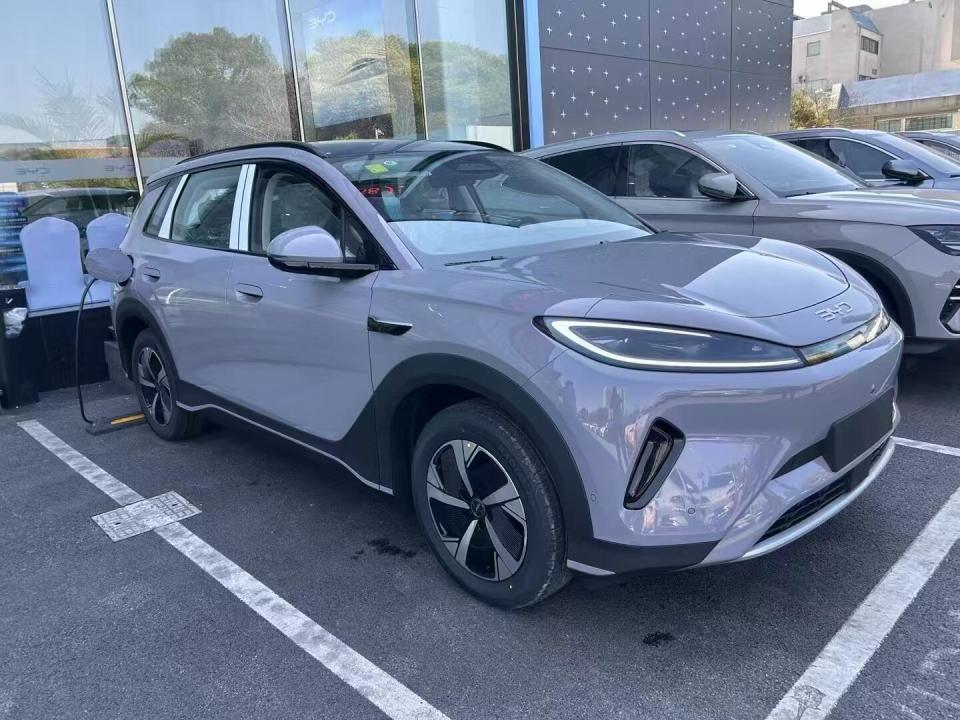 比亚迪海狮05EV实车到店，大过元PLUS+前备箱，配后驱+天神之眼C_腾讯新闻