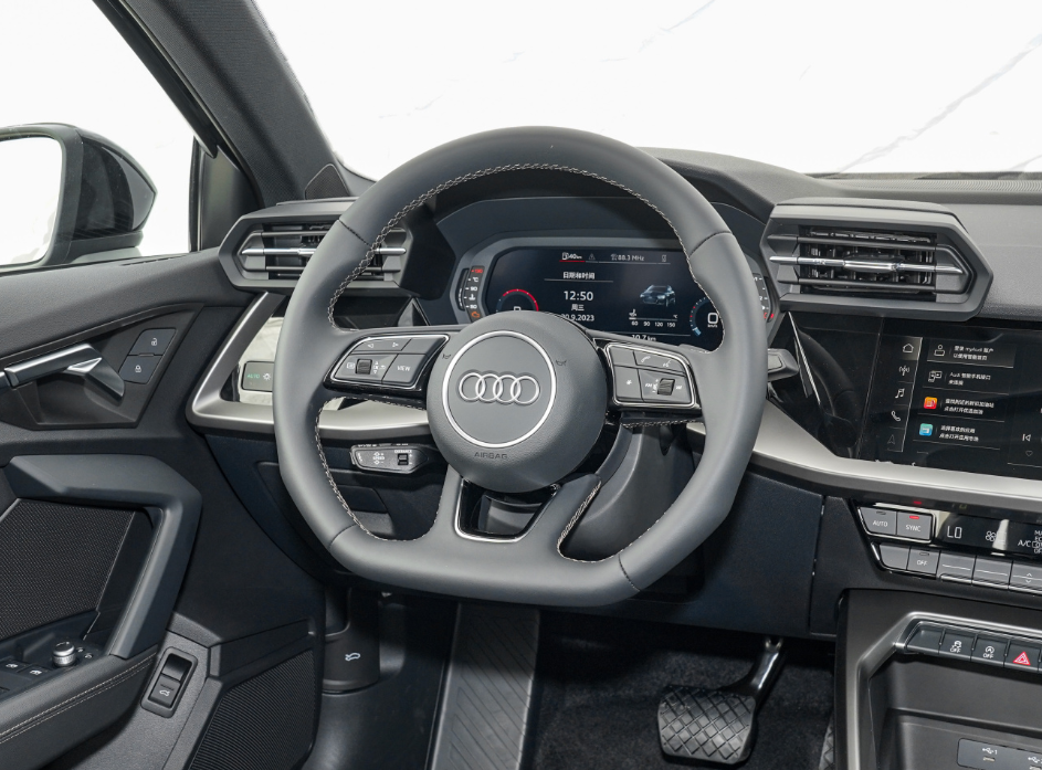 奥迪20万元以内的理想之选是A3、Q2L、Q3还是Q4 e-tron_腾讯新闻