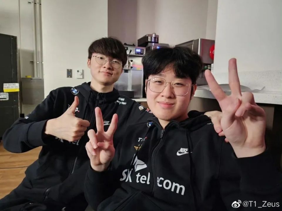 BLG对T1的宿命之战，为什么说是近些年话题度最高的一场电竞决赛？_腾讯新闻