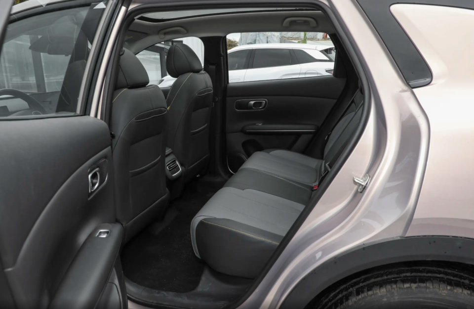 冲着年轻人来的！长安启源全新Q05计划11月上市，定位精品纯电SUV_腾讯新闻