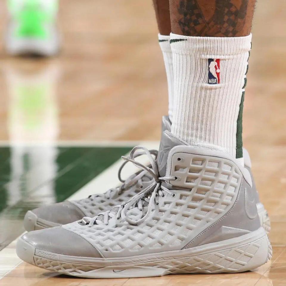 明年 Kobe 3 新品曝光！这些「元年配色」才是出必入！_腾讯新闻