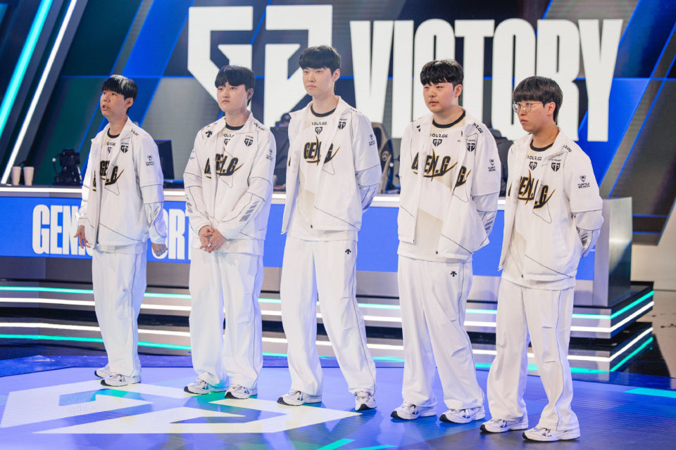 真就是LPL克星！T1保持S赛BO5对LPL不败记录！_腾讯新闻