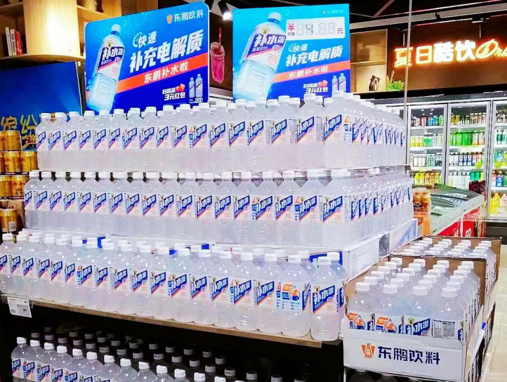 饮料行业大环境式微，东鹏特饮何以彰显韧性穿越周期？_腾讯新闻