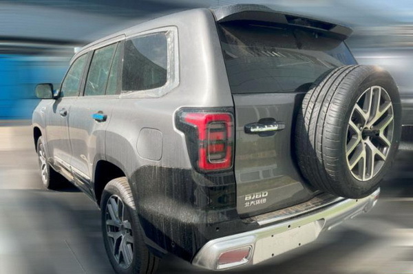 新款北京BJ60谍照曝光 或提供1.5T涡轮增压动力_腾讯新闻