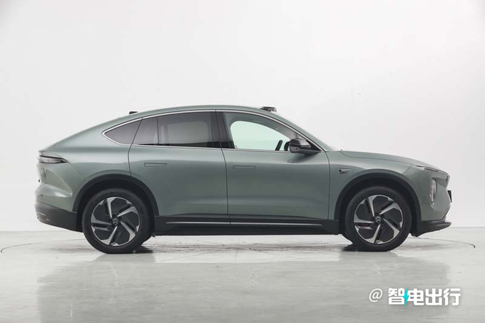 蔚来官宣：新EC6降价7.8万！租电池再减12万，老车主眼红吗？_腾讯新闻