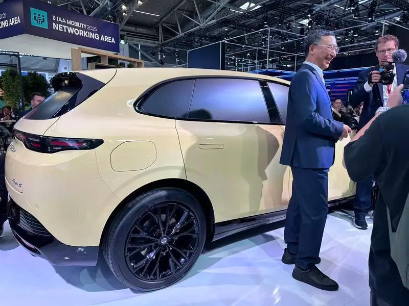 2025慕尼黑车展新车汇总：零跑Lafa5/新世代BMW iX3领衔_腾讯新闻