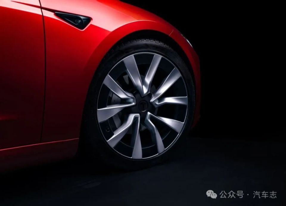 工信部要禁单踏板模式？网友吵成一片，特斯拉最新回应来了_腾讯新闻