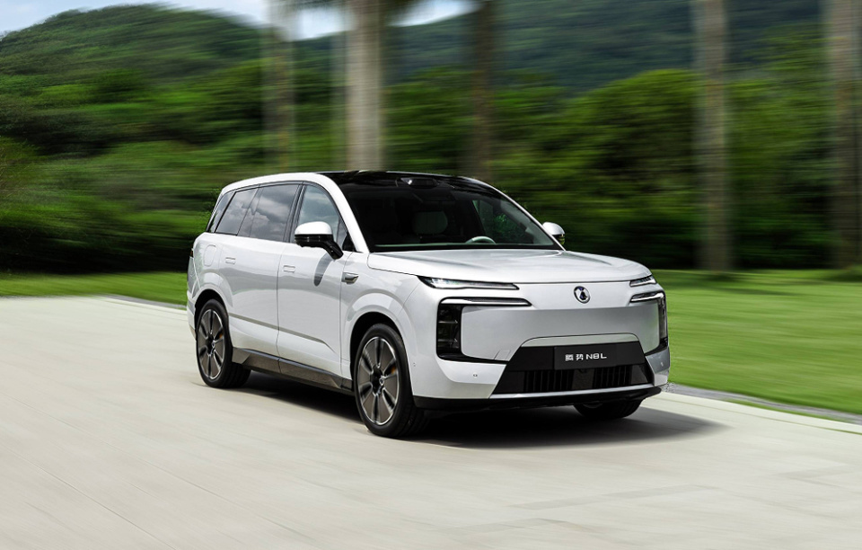 问界M8迎来新对手，29.98万起，腾势N8L上市_腾讯新闻