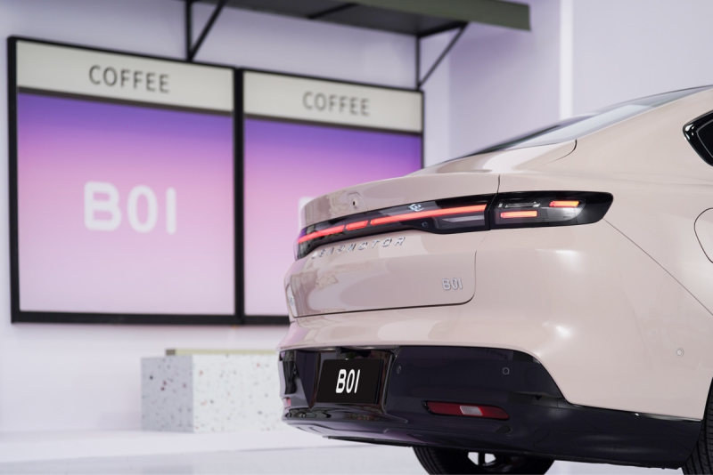 可选激光雷达+650km续航 零跑纯电轿车B01开启预售：10.58万元起_腾讯新闻