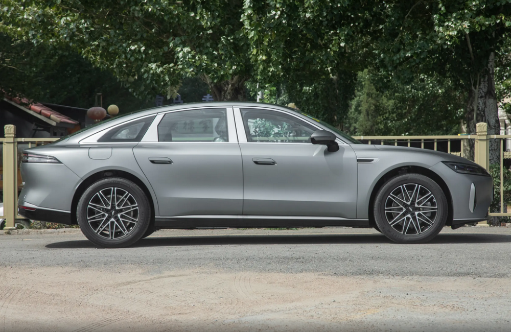 纯电续航193km，14.99万元起售，风云A9L为何深受大家喜爱？_腾讯新闻