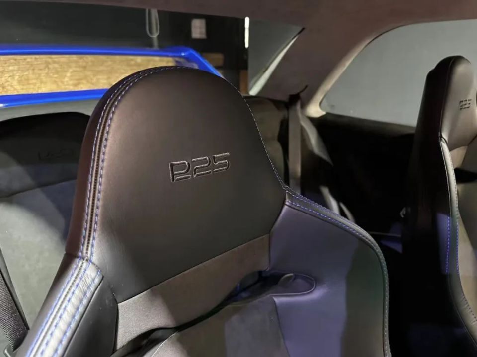 小米SU7 Ultra 原型车征战纽北成功的背后，离不开一支专业的团队_腾讯新闻