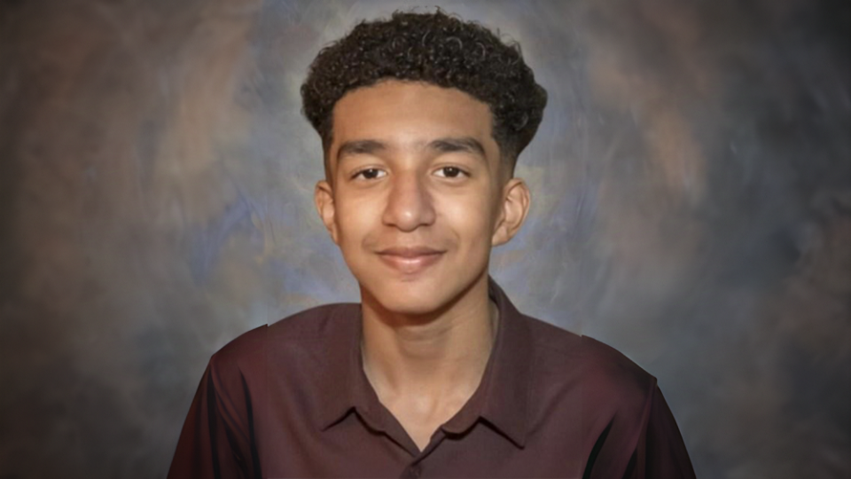 首例AI机器人致死案震惊全球！14岁男孩自尽，明星AI创企道歉_腾讯新闻