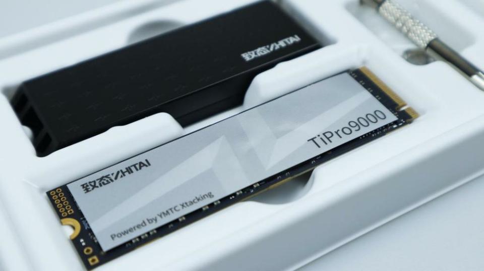 致态首款PCle 5.0固态，游戏加速利器：致态TiPro9000评测_腾讯新闻