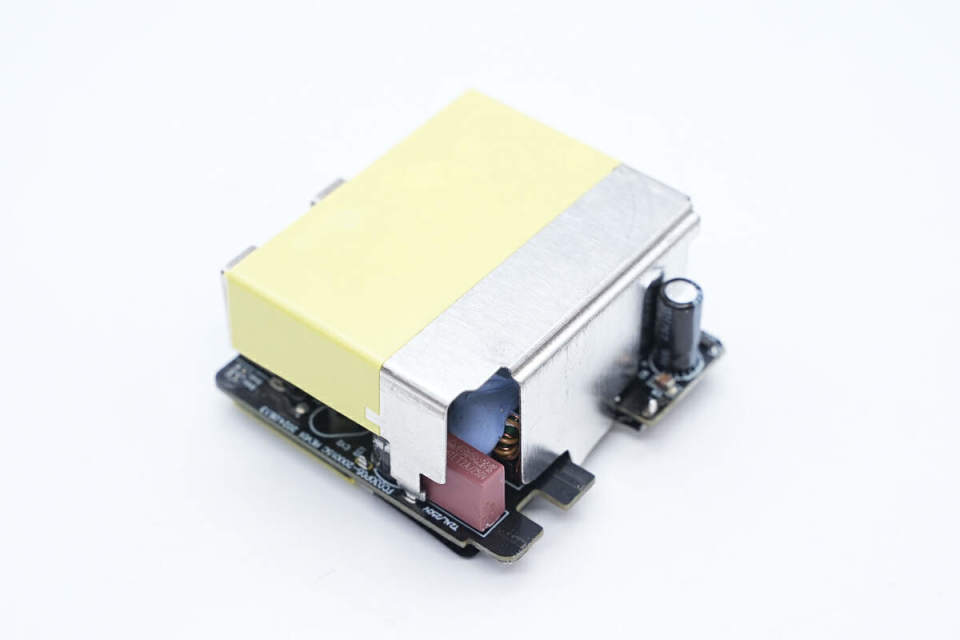 售价80元值不值得买？联想thinkplus 30W氮化镓充电器拆解_腾讯新闻