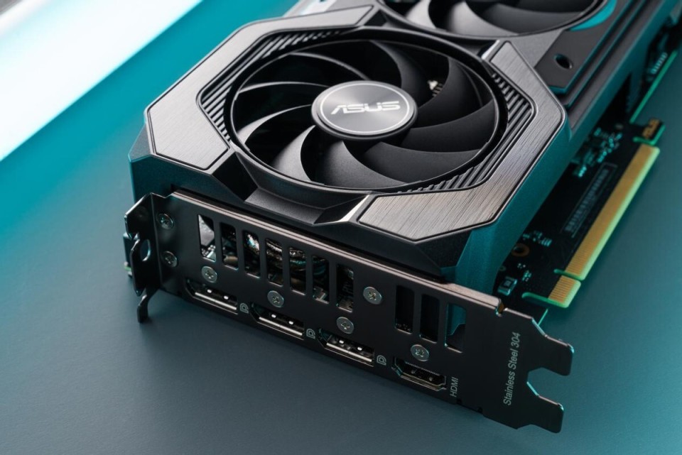 2K游戏利器破次元来袭！华硕巨齿鲨RTX 4070S显卡测评_腾讯新闻