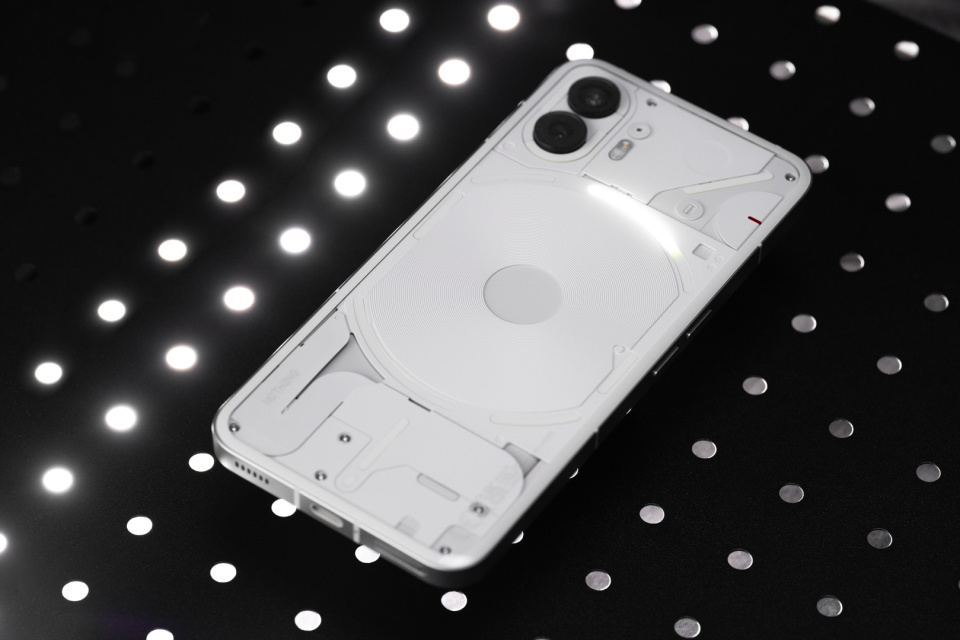 他，刘作虎昔日搭档，创立Nothing手机3年卖出300万台_腾讯新闻