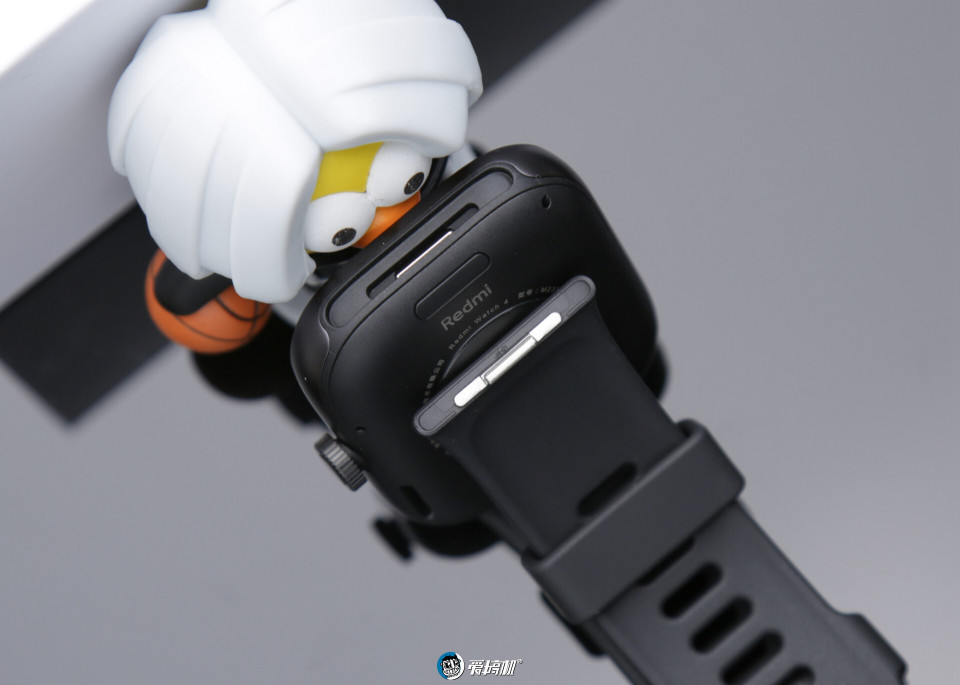 499元的“Ultra”，Redmi Watch 4体验：1.97英寸屏+夸张续航_腾讯新闻