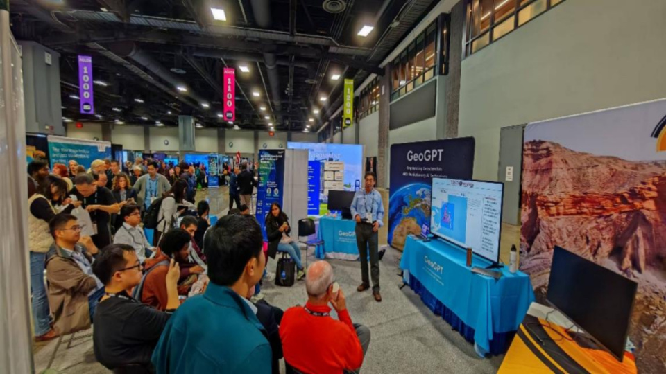 生成式AI破解地球密码：GeoGPT如何变革地学研究范式？_腾讯新闻