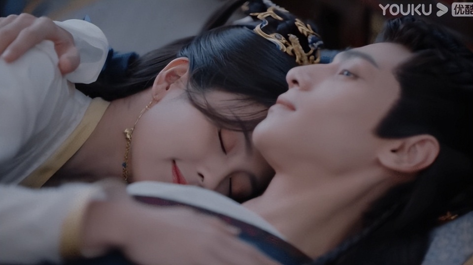 长月烬明原著：澹台烬叶夕雾在牢中圆房，2个细节暗示她已怀孕了_腾讯新闻